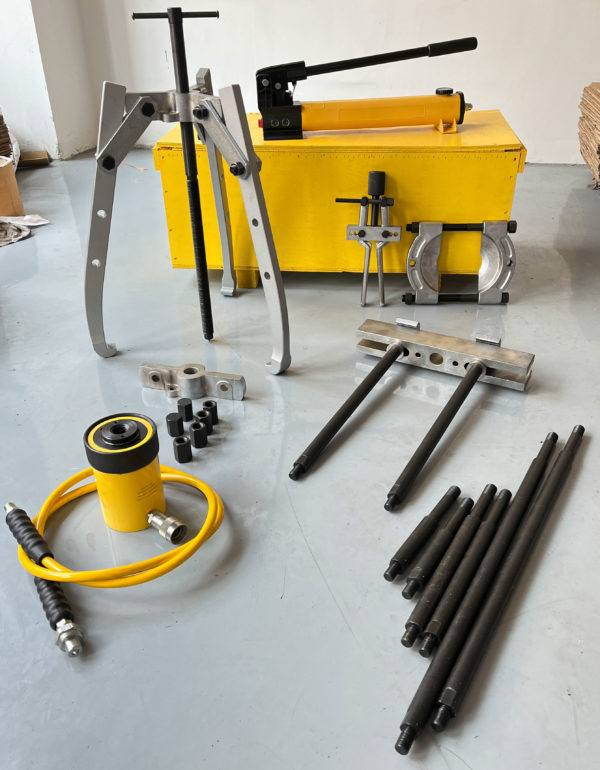 BHP Series, Hydraulic Master Puller Set With Hand Pump | Pullertop